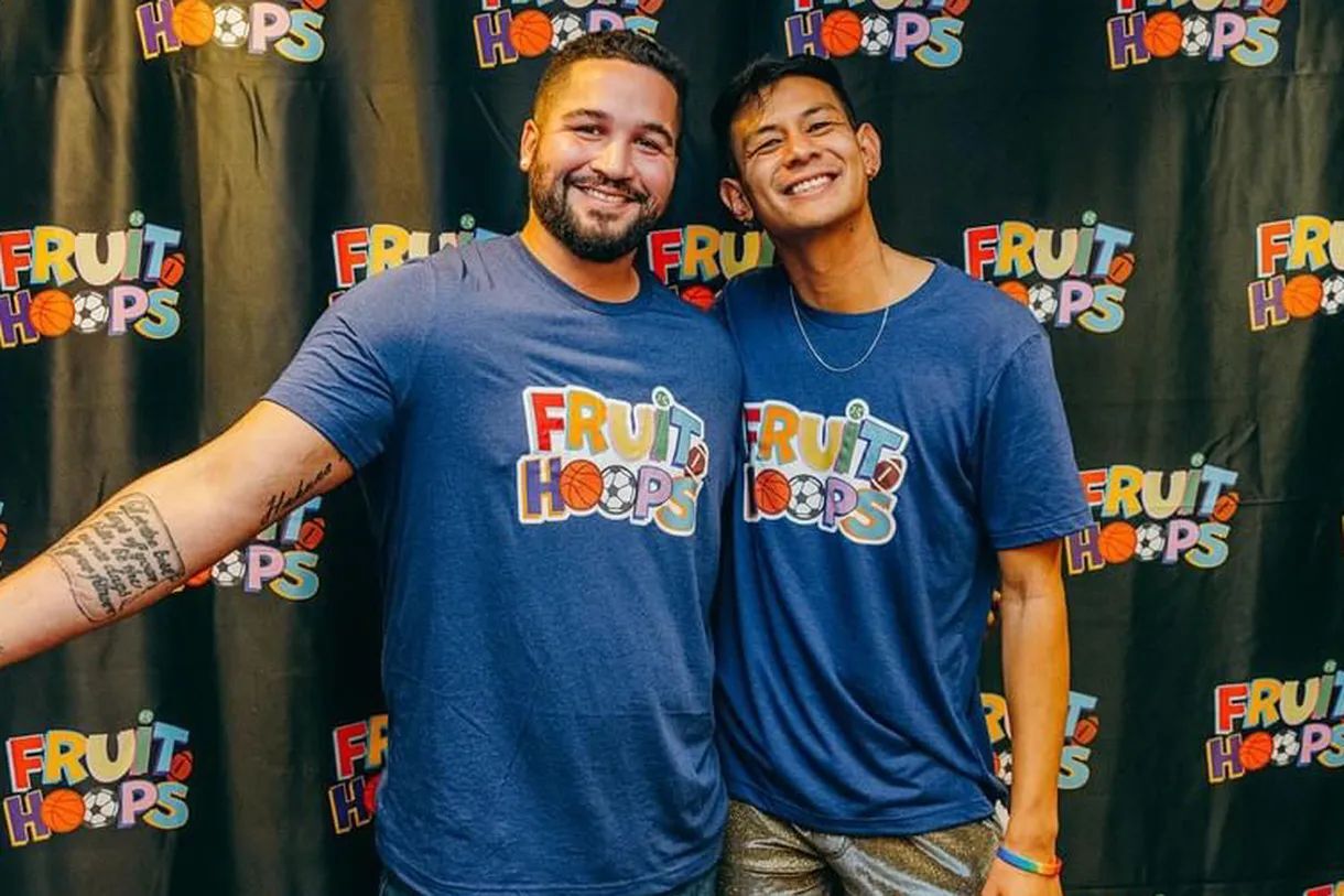 ‘Fruit Hoops’ podcasters show how gay sports fans combine the best of ESPN and E! News - Outsports