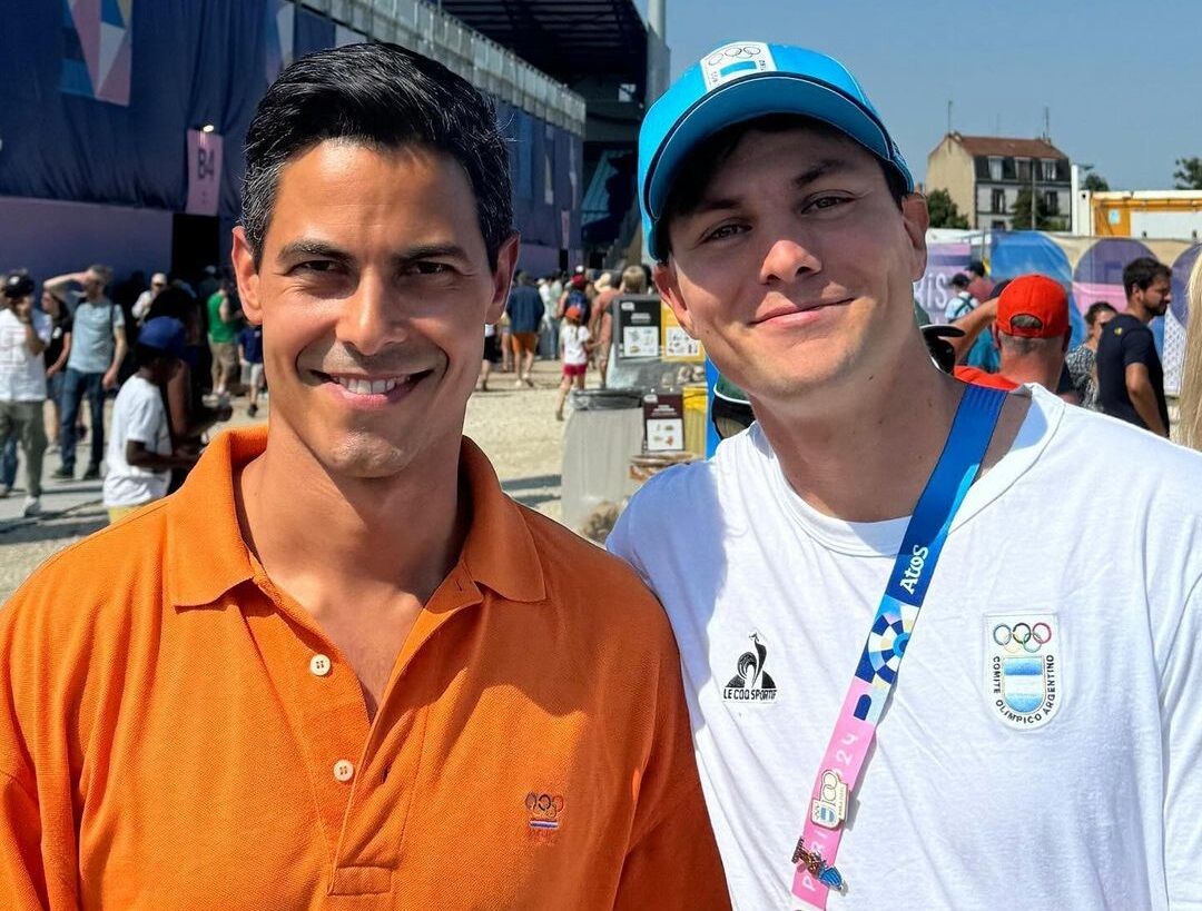 Bisexual hockey player congratulated by his politician boyfriend at ...