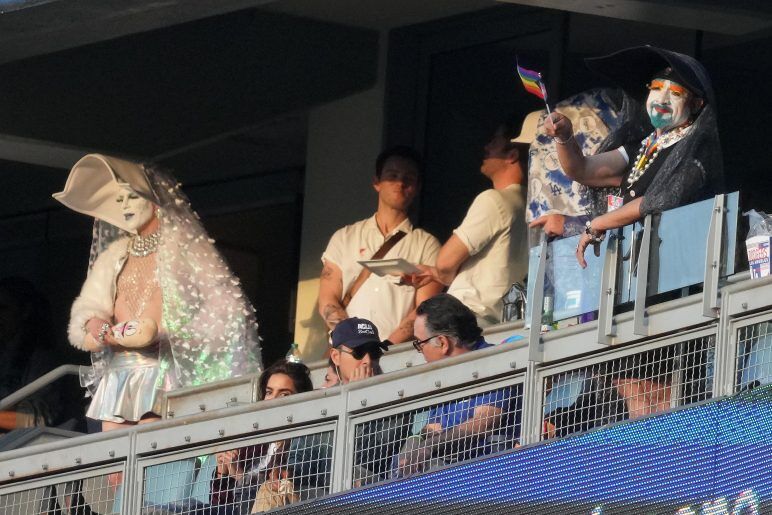 Dodgers-Yankees World Series a treat for gay fans- Outsports