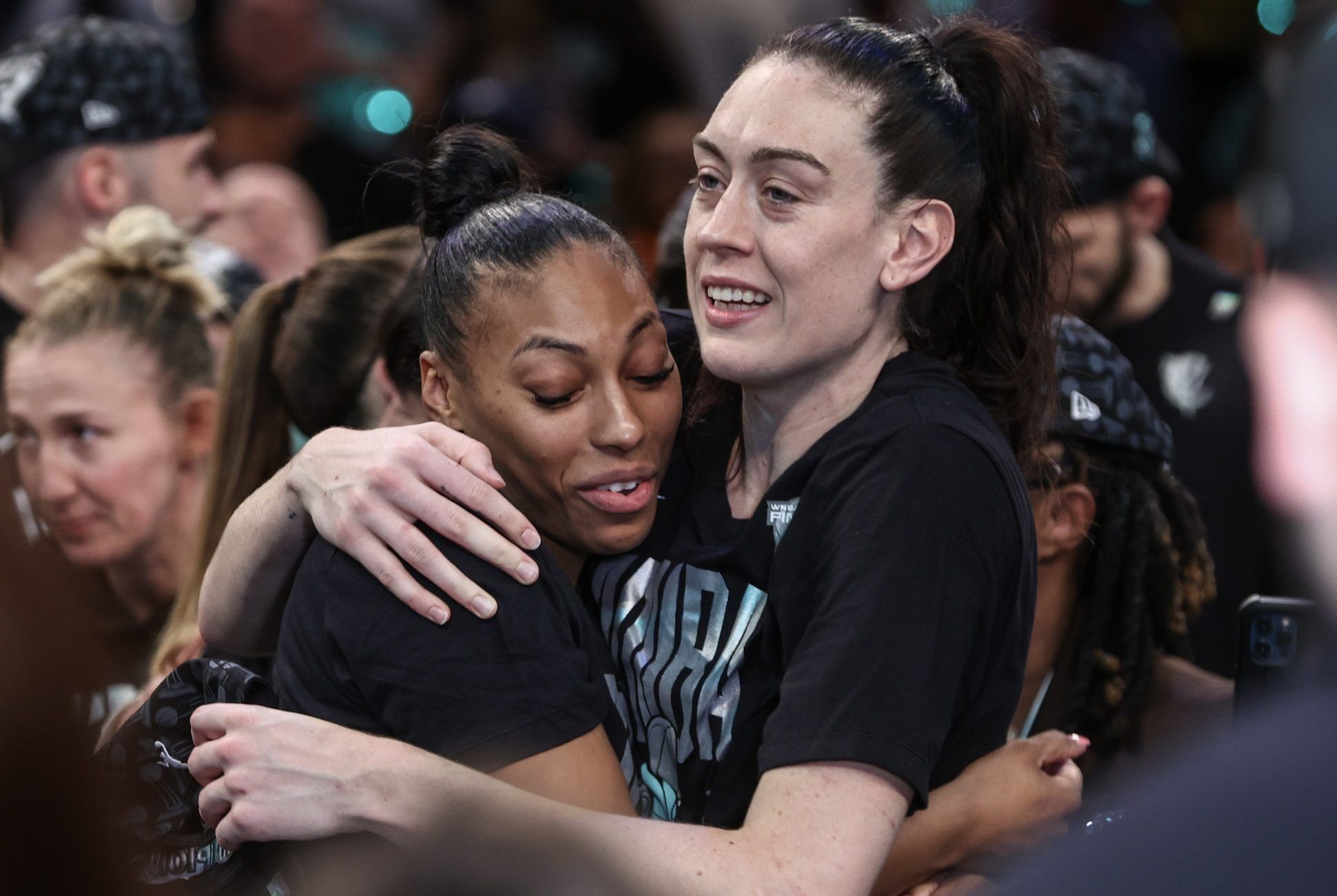 A WNBA Finals Game 5 was what fans deserved this season - Outsports