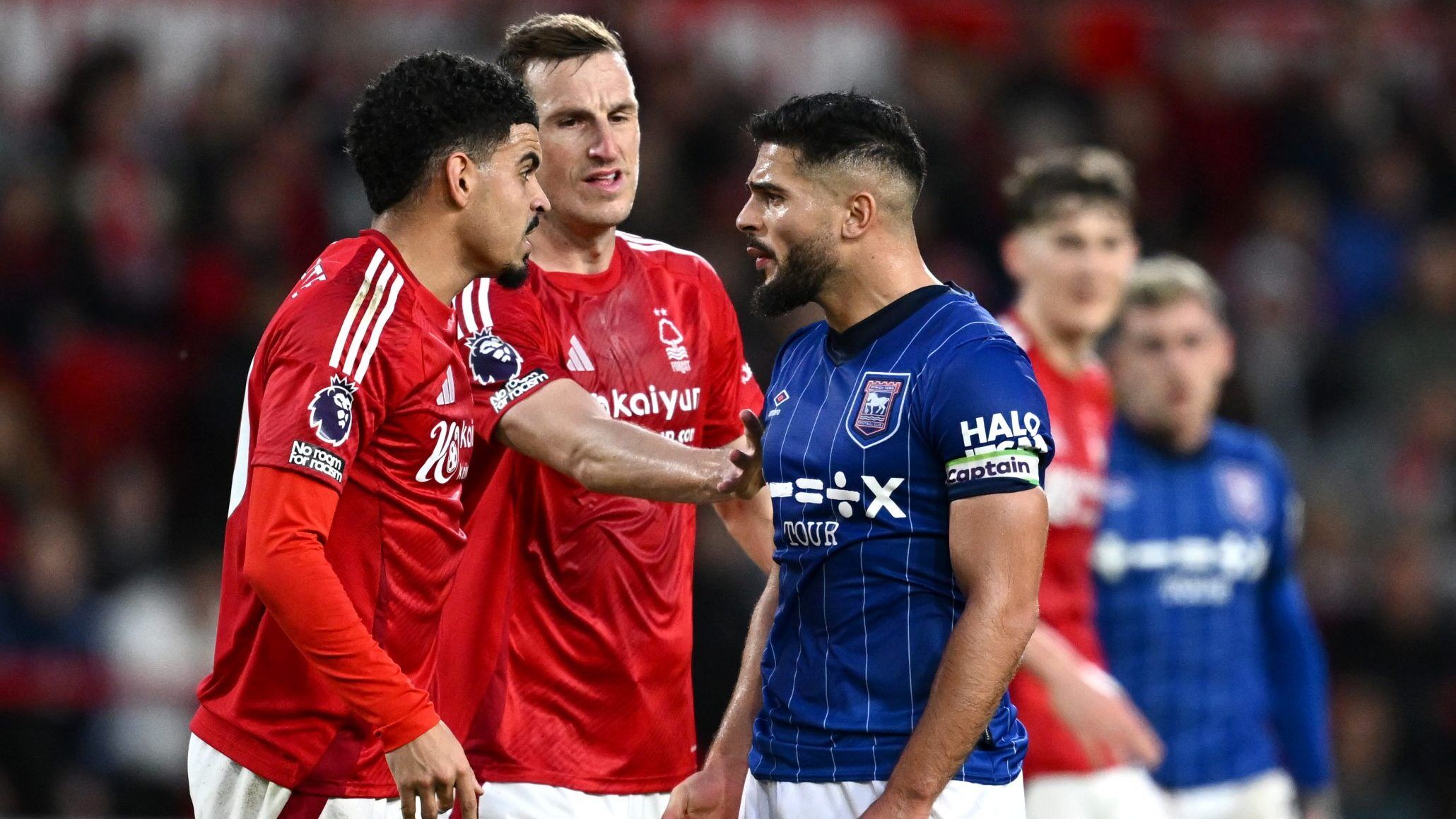 EPL player's Rainbow Laces armband snub praised in Egypt - Outsports