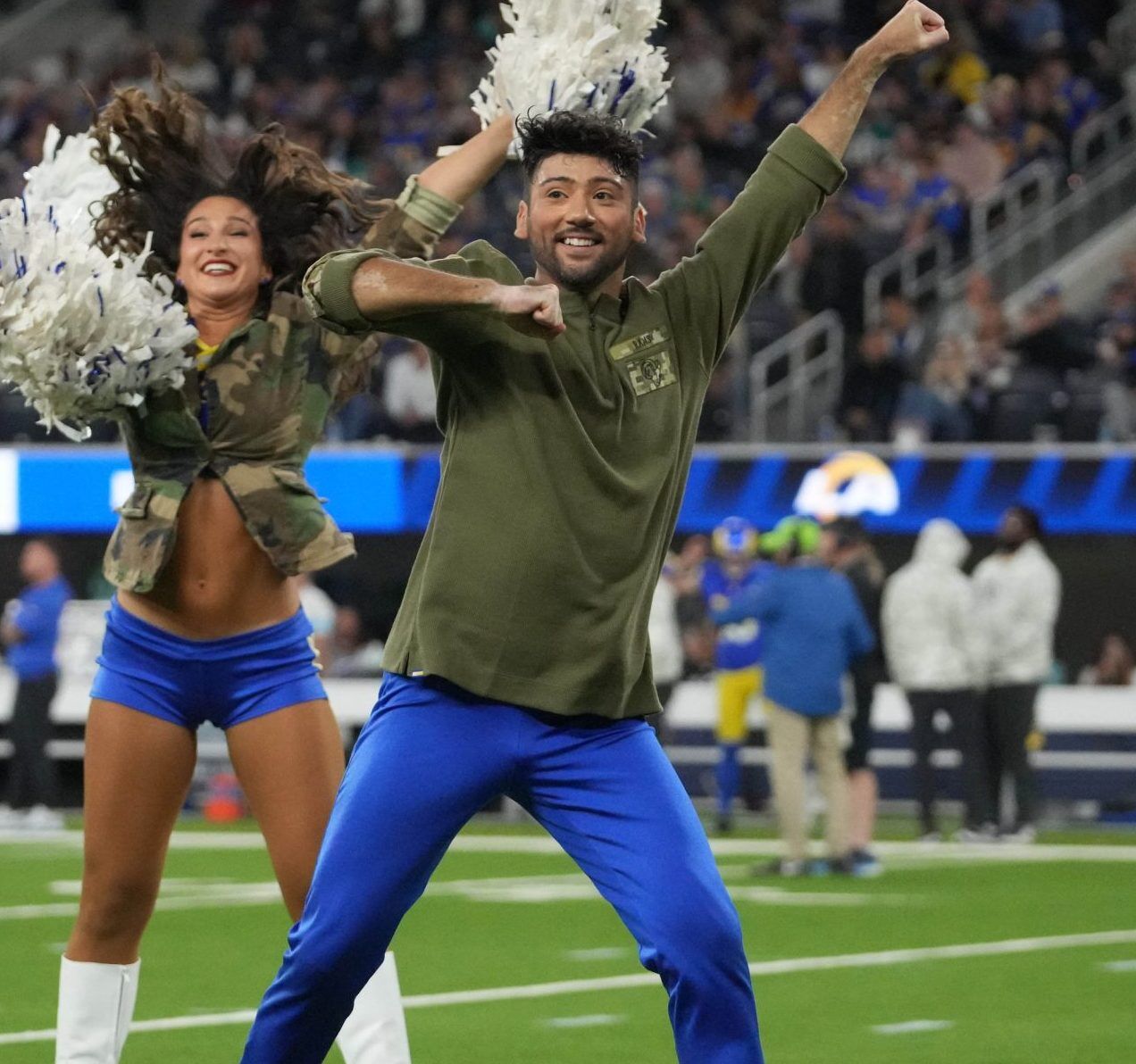 These 18 male cheerleaders cheer for their NFL teams - Outsports