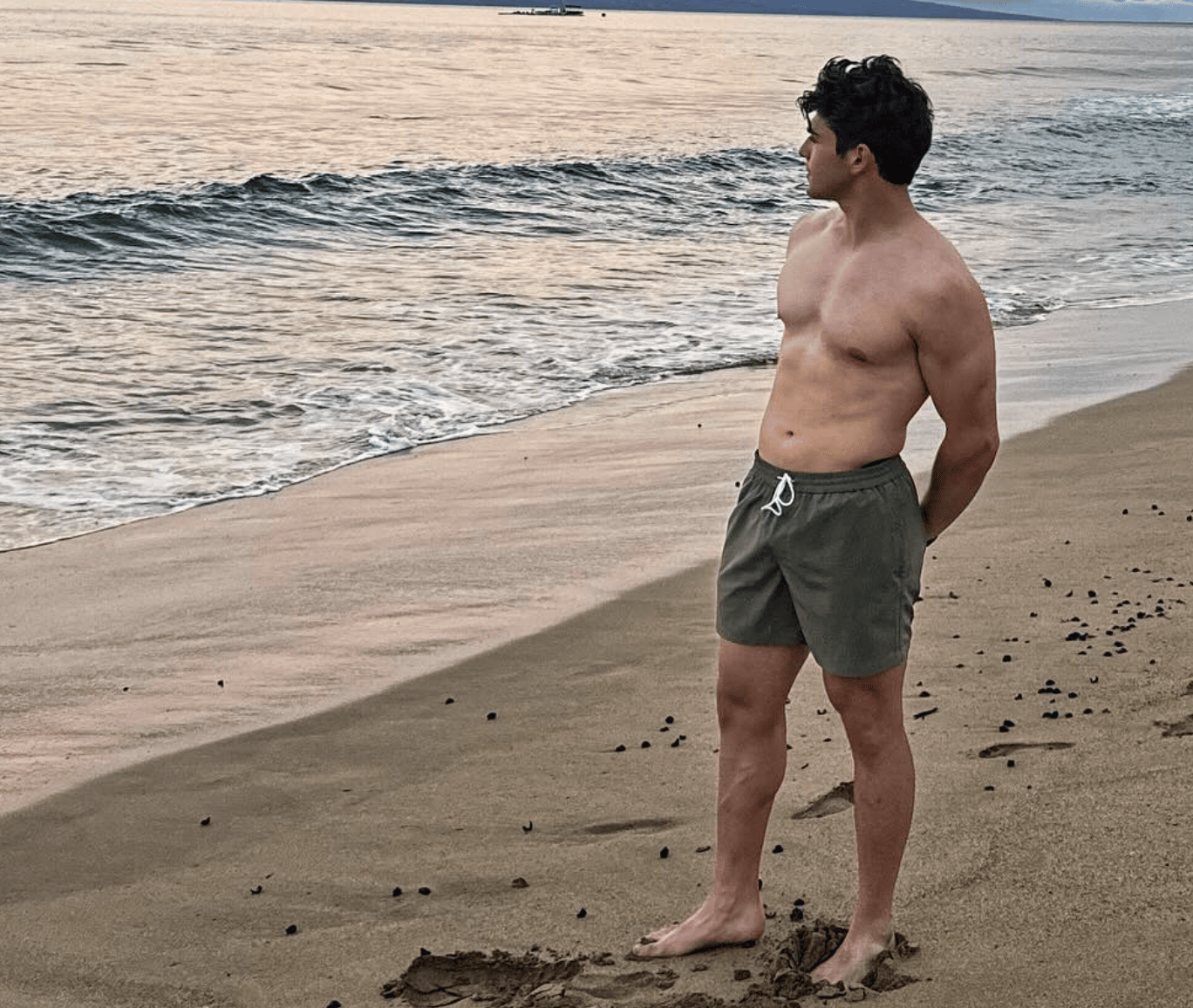 Gay ex-college football player connects with closeted athletes - Outsports