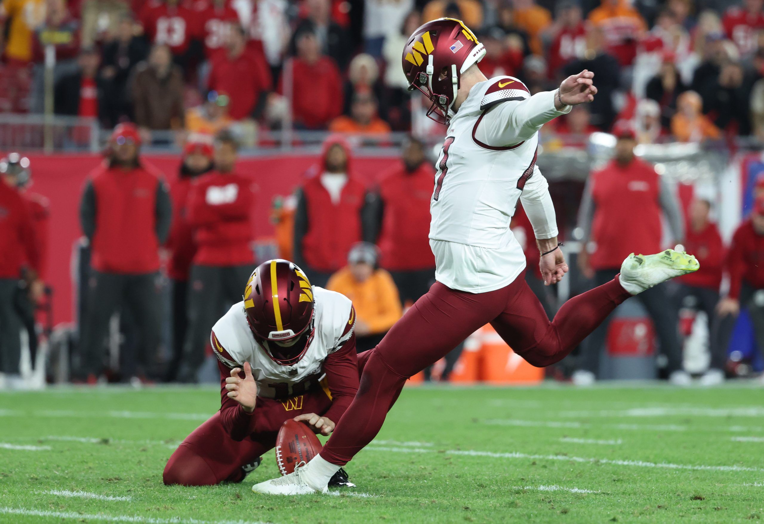 Washington's Zane Gonzalez adjusted hair 5 times before kick - Outsports