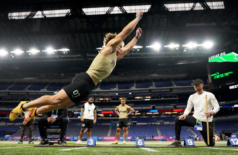 NFL Combine features dudes checking out dudes. What? - Outsports