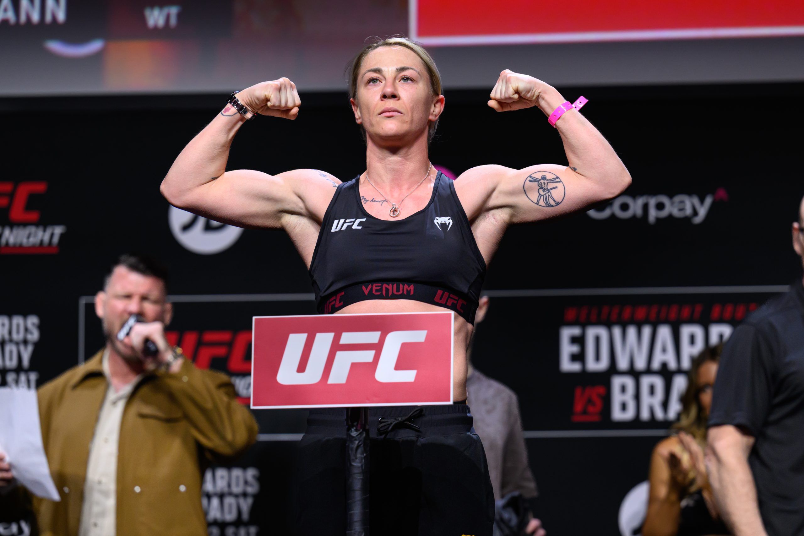Out gay former UFC fighter Molly McCann returns to boxing roots - Outsports