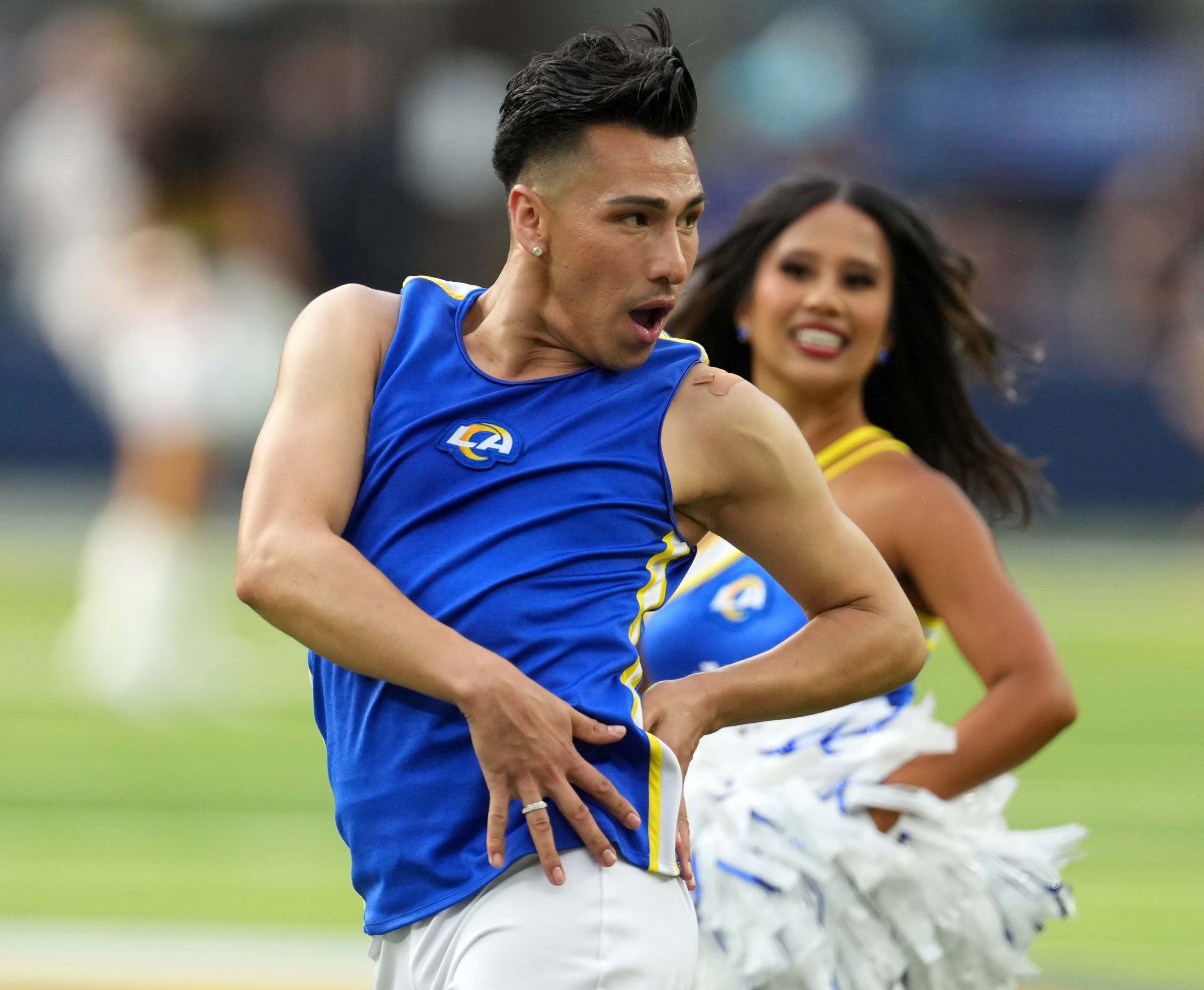 Cheerleaders – Outsports