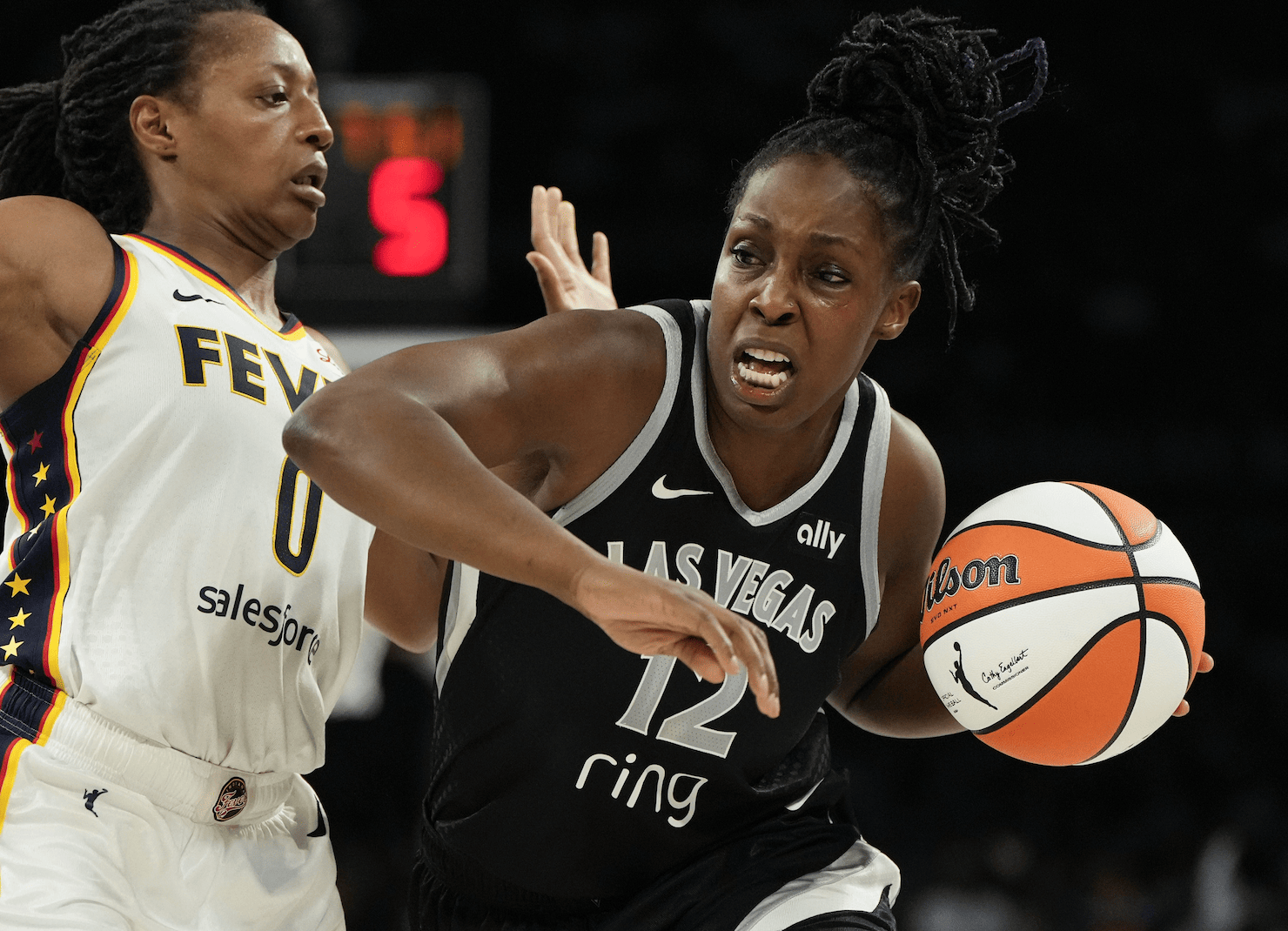 Chelsea Gray gets 'hands on balls' for Aces in WNBA Semifinals - Outsports